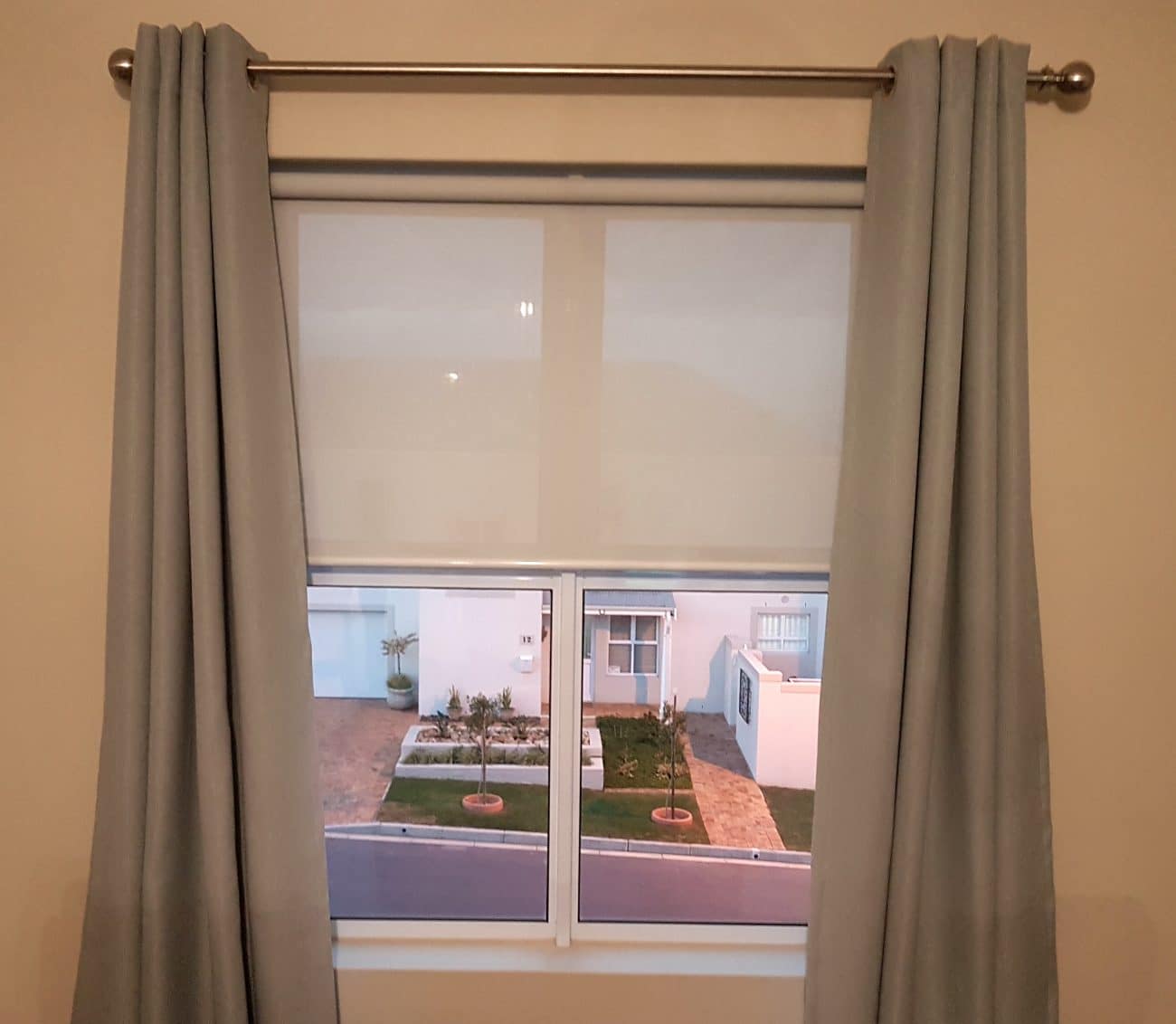 Roller Blinds - simple, stylish & easy to operate - Vizion Blinds Cape Town